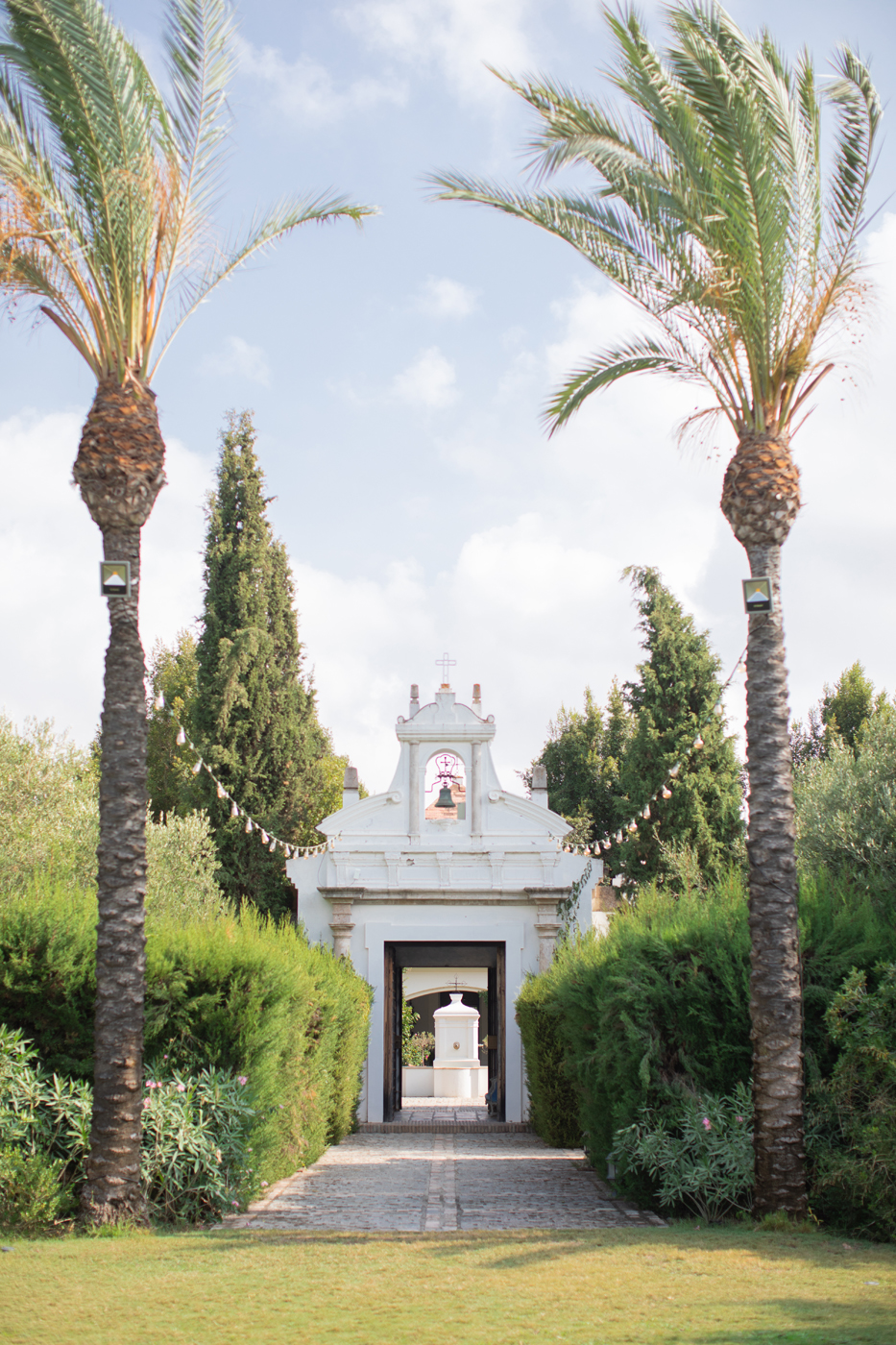 Stunning wedding ceremony at Finca Monasterio, San Martín del Tesorillo ...