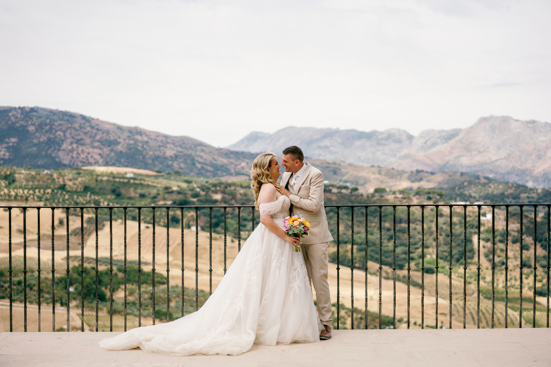 Elope to Spain: Jess and Rob’s amazing Ronda elopement - Wedding ...