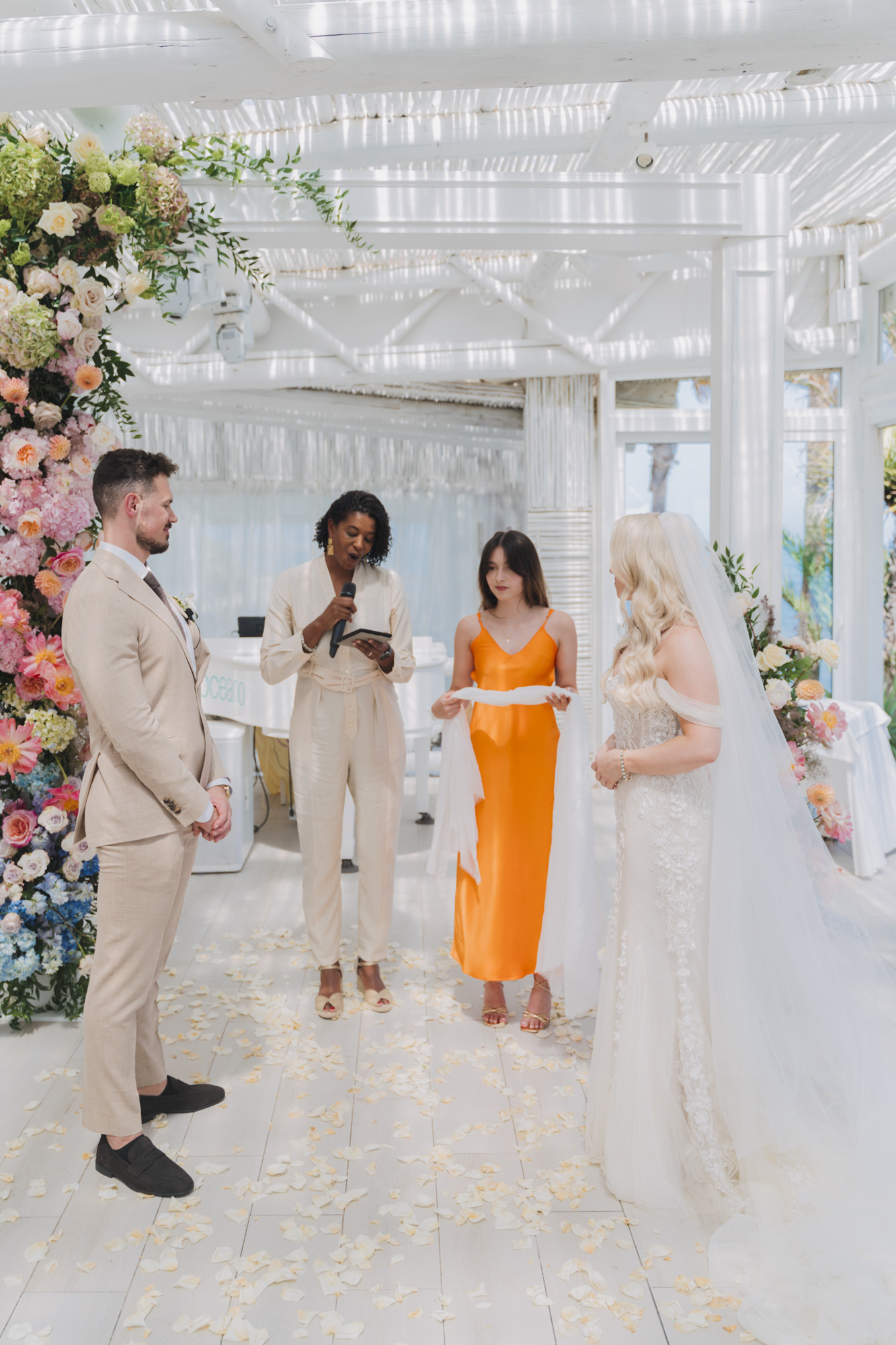 Denise and Darren's seaview wedding ceremony at El Oceano, Malaga ...