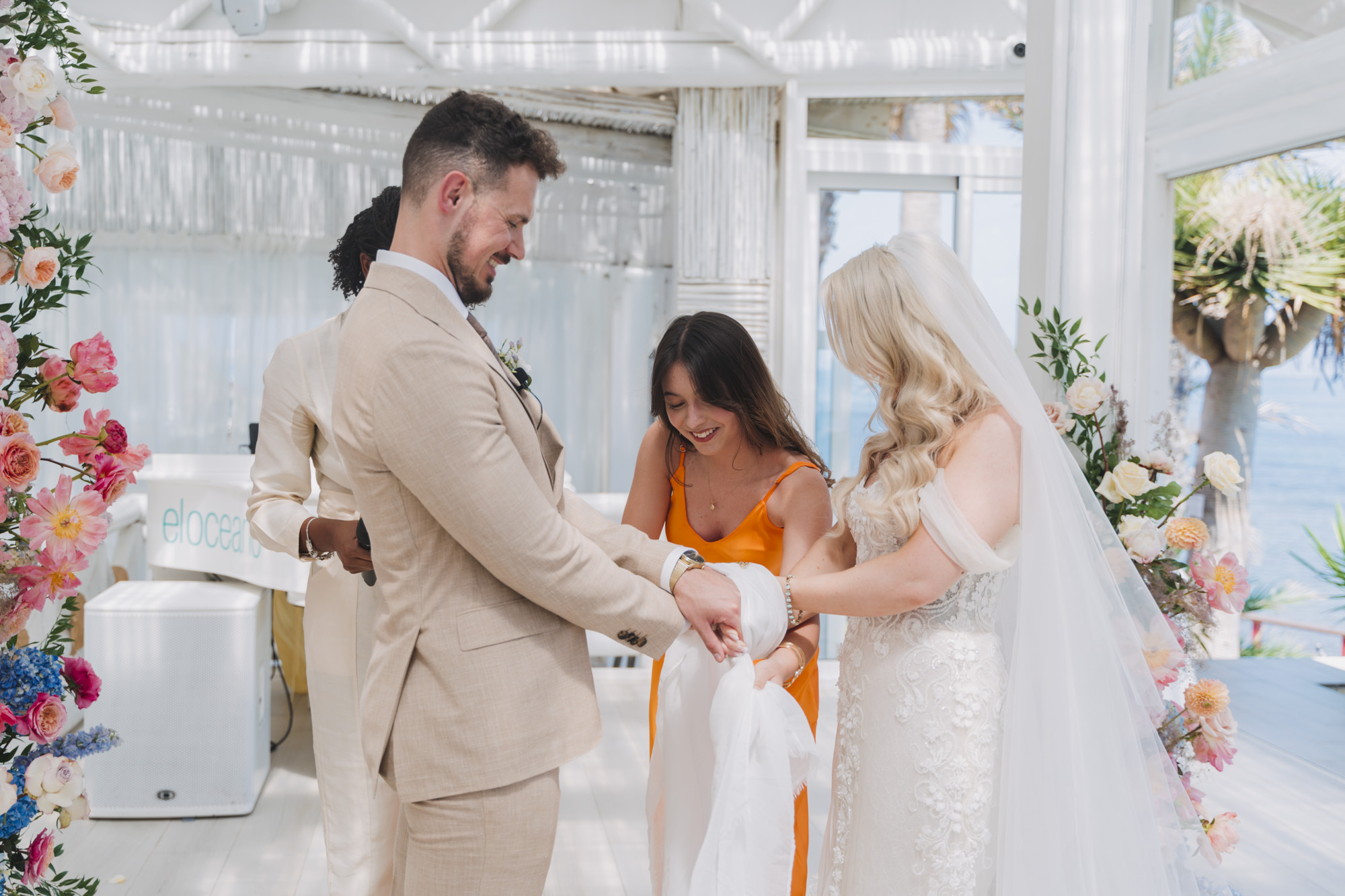 Denise and Darren's seaview wedding ceremony at El Oceano, Malaga ...